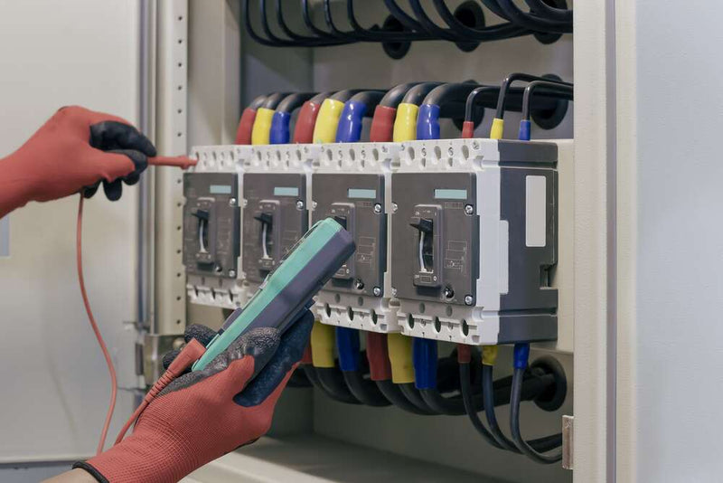 What Is A Plug-In Circuit Breaker? An Essential Guide | Essential ...